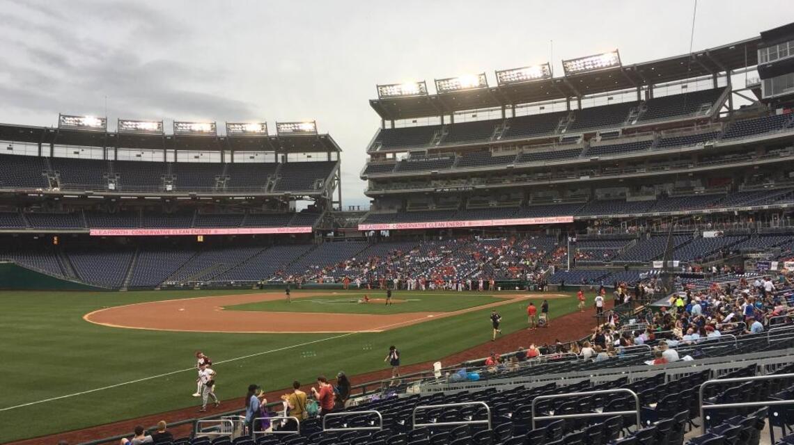 Democrats and Republicans play baseball in annual Congressional ...